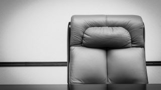 転職後の産休や育休はいつ取得できる？注意点を解説 - KROW Media